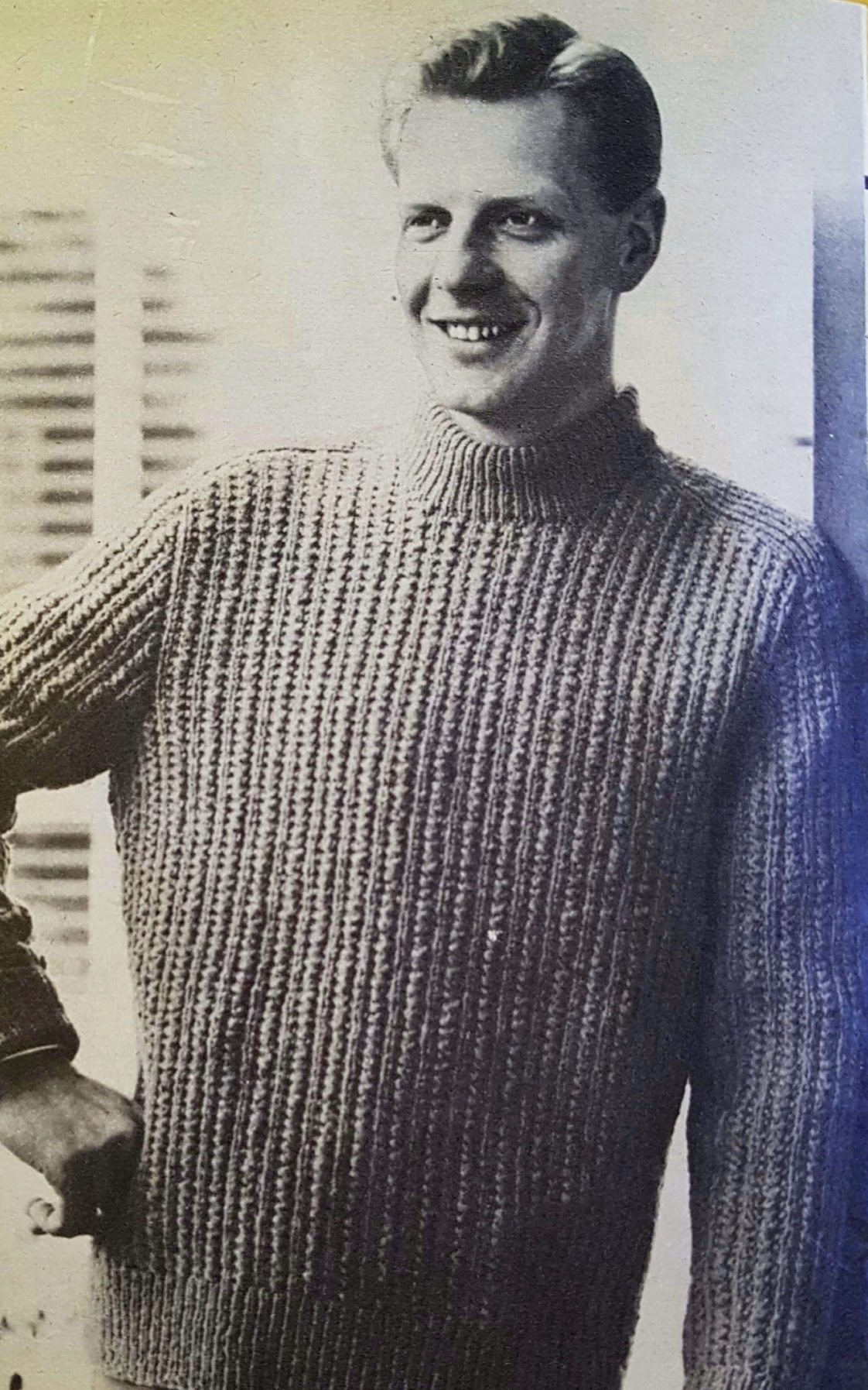 Saddle Shoulder Sweater - KnitCraft